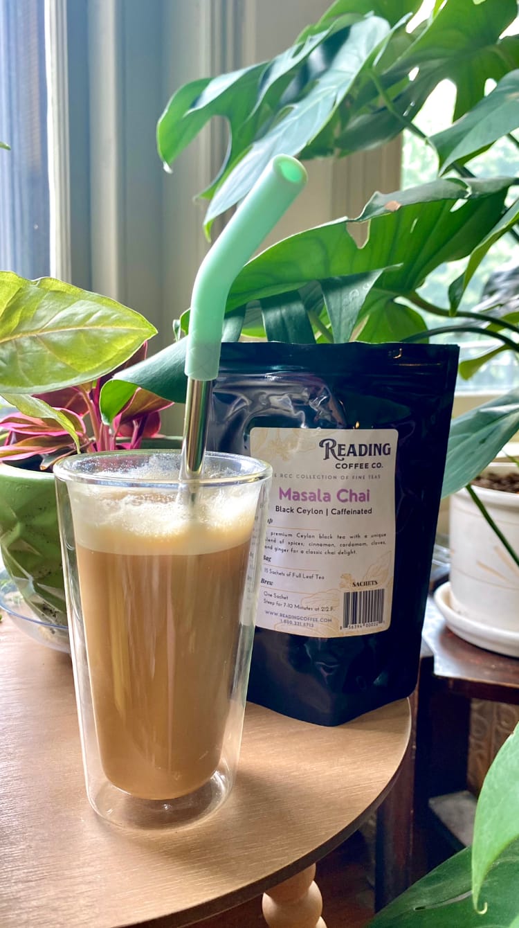 Dirty Iced Masala Chai Latte - Reading Coffee Co. Receta de té ...